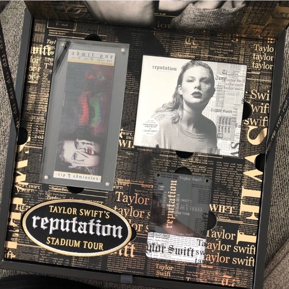 Taylor Swift | Accessories | Taylor Swift Reputation Stadium Tour Vip ...